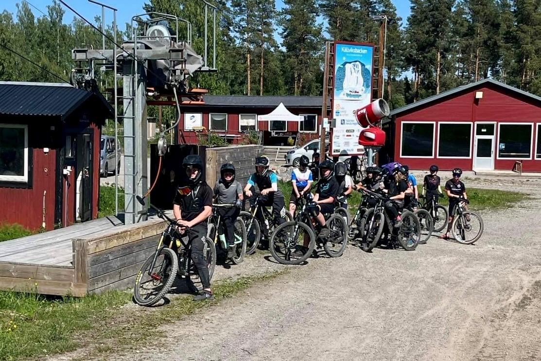 Varierande ungdomsläger i Falun med många cyklister och stor energi ...
